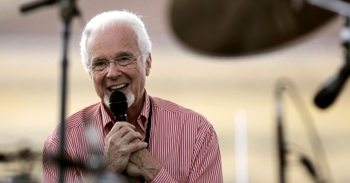 Peter Nero, a Grammy-winning pianist and ex-conductor of the Philly ...