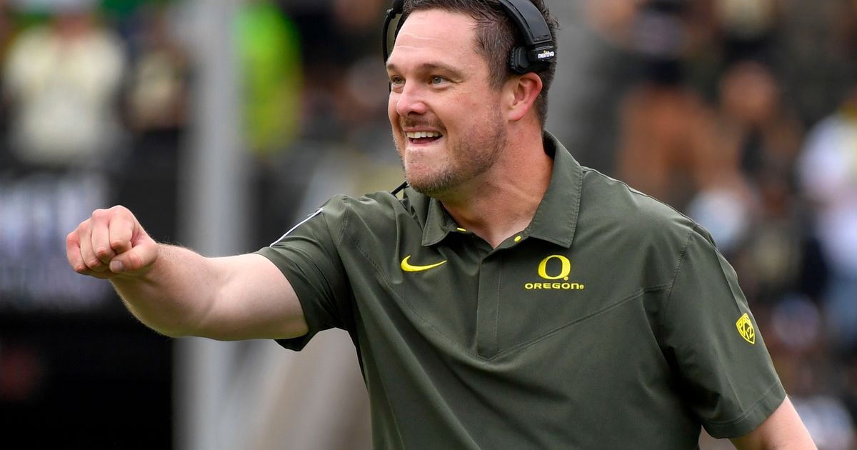 Oregon coach Dan Lanning agrees to an extension through the 2028 season ...