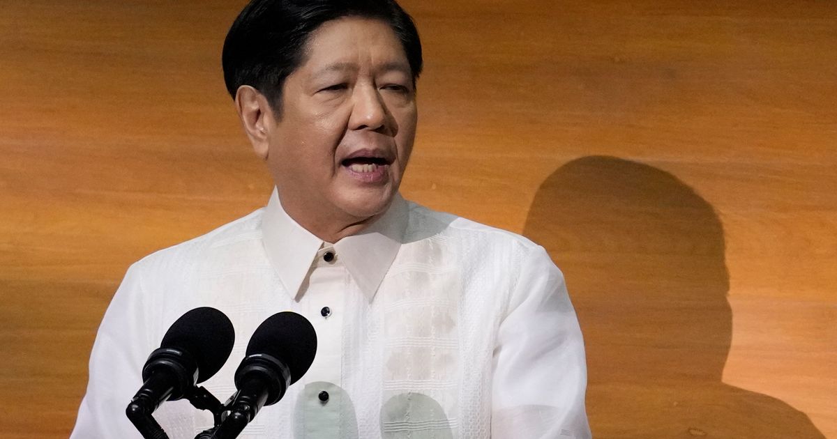 Philippine president vows to defend territory, announces amnesty for ...