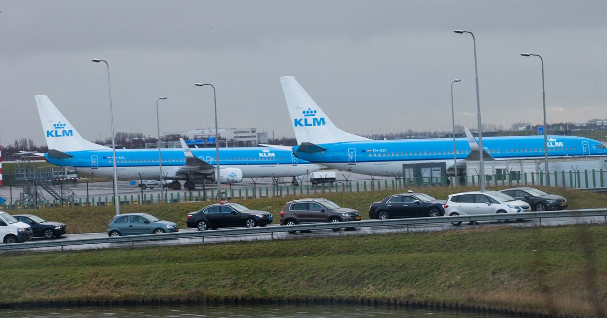 Amsterdam court gives green light to plan to reduce flights at busy ...