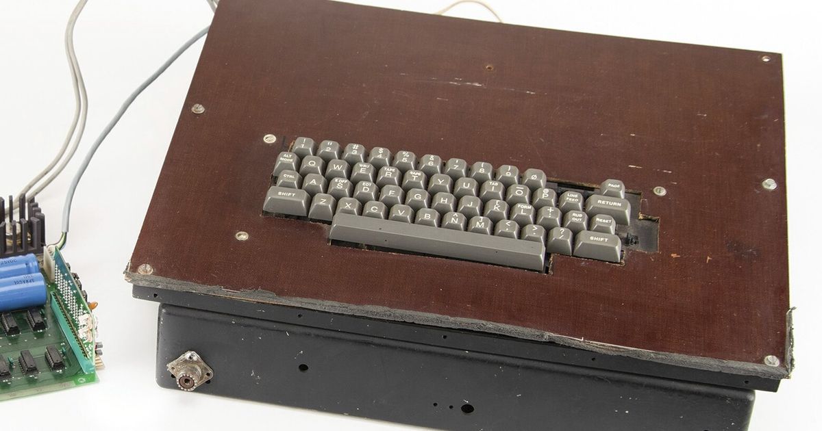 Early Apple computer that helped launch $3T company sells at auction ...