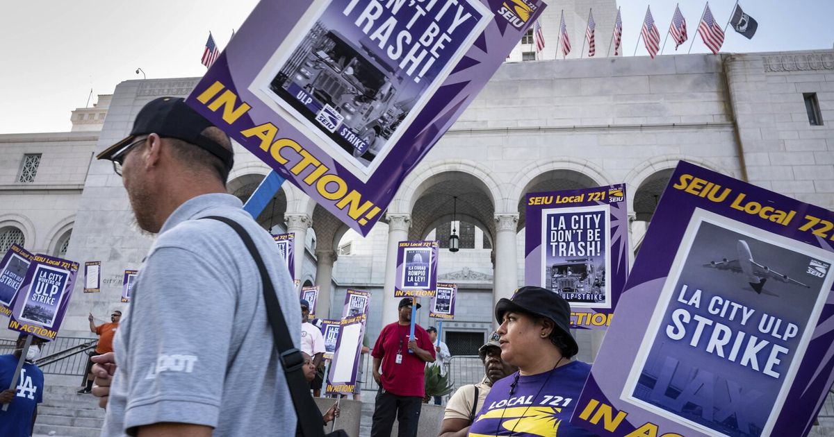 Thousands of Los Angeles city workers walk off job for 24 hours alleging unfair labor practices ...