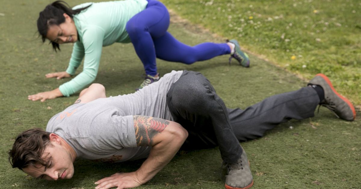 This intense lizard-crawl workout will bring you to your knees | The ...