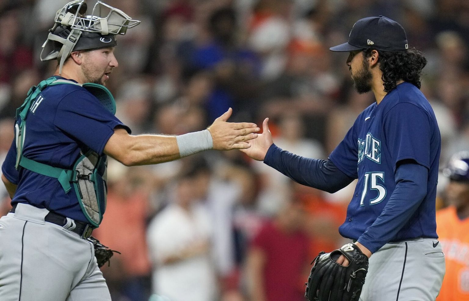 Julio Rodriguez sets MLB record for hits in 4-game stretch in Mariners ...