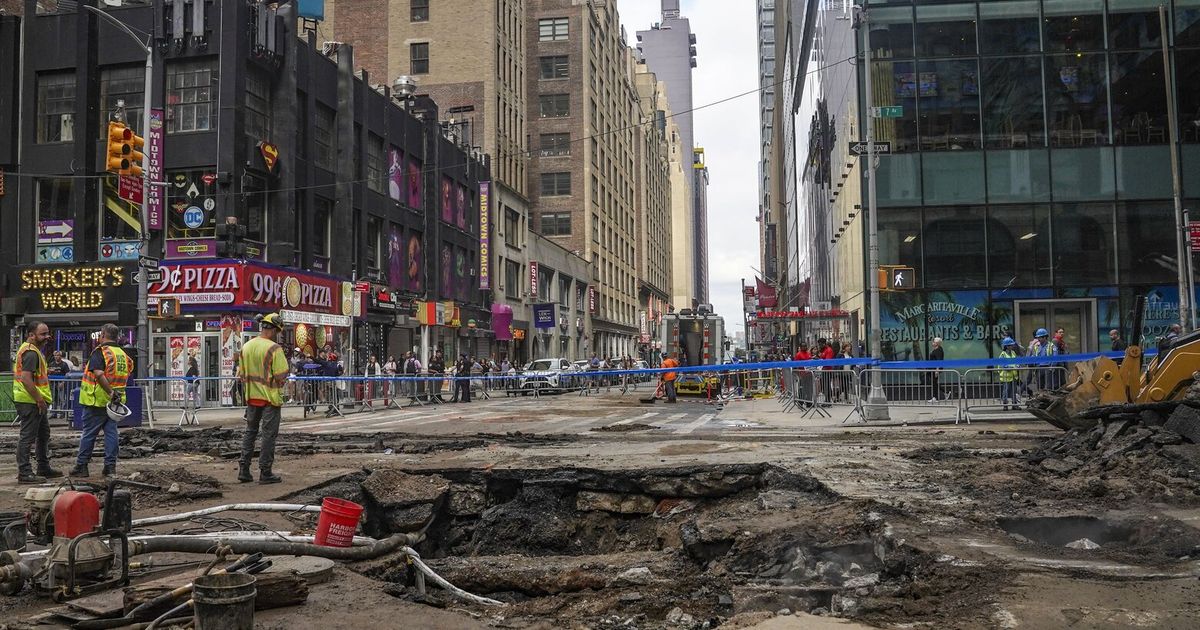 127-year-old water main gives way under NYC’s Times Square, flooding ...