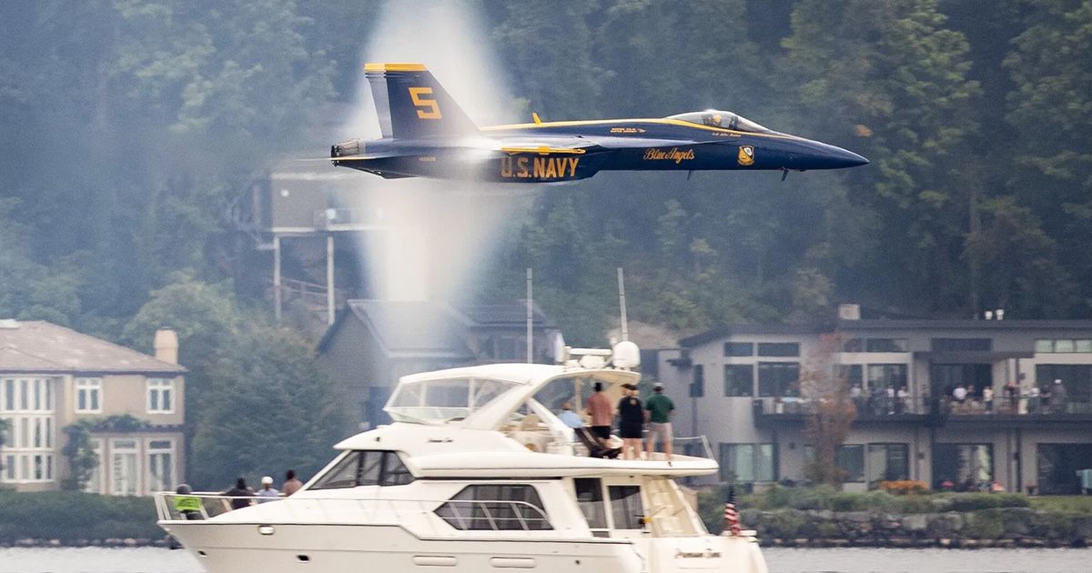 Photos: Blue Angels roar, hydros make a splash at Seafair | The Seattle ...