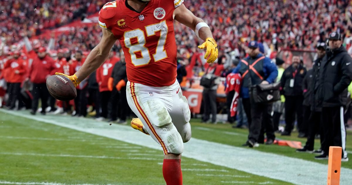 Travis Kelce claims the top spot in AP’s NFL tight end rankings | The ...