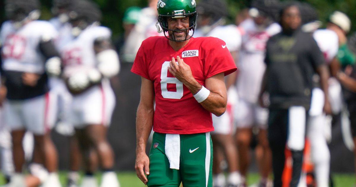 The big men in front of Aaron Rodgers have become the center of ...