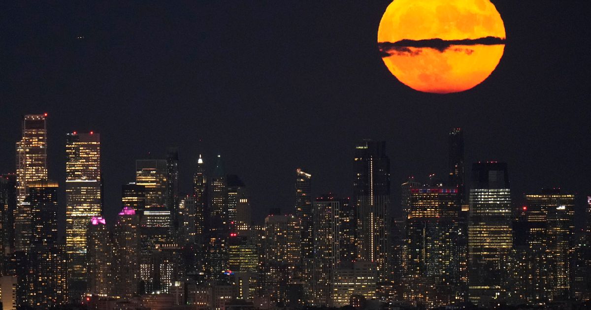 Rare blue supermoon brightens the night sky this week in the closest ...