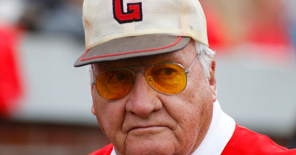 Sonny Seiler of Georgia football mascots and “Midnight in the Garden of ...