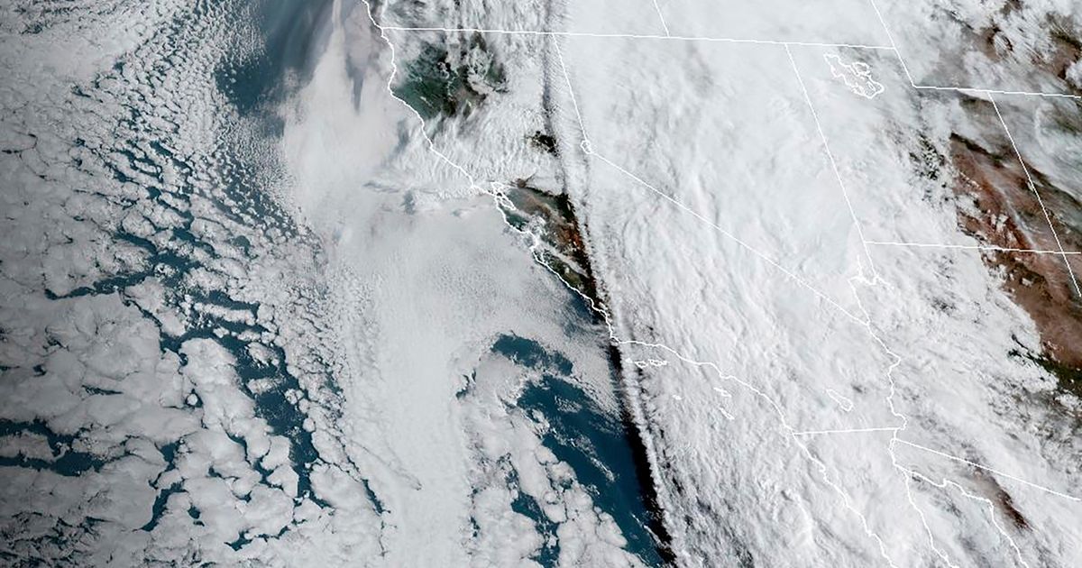 Tropical Storm Hilary swirls northward packing deadly rainfall along ...