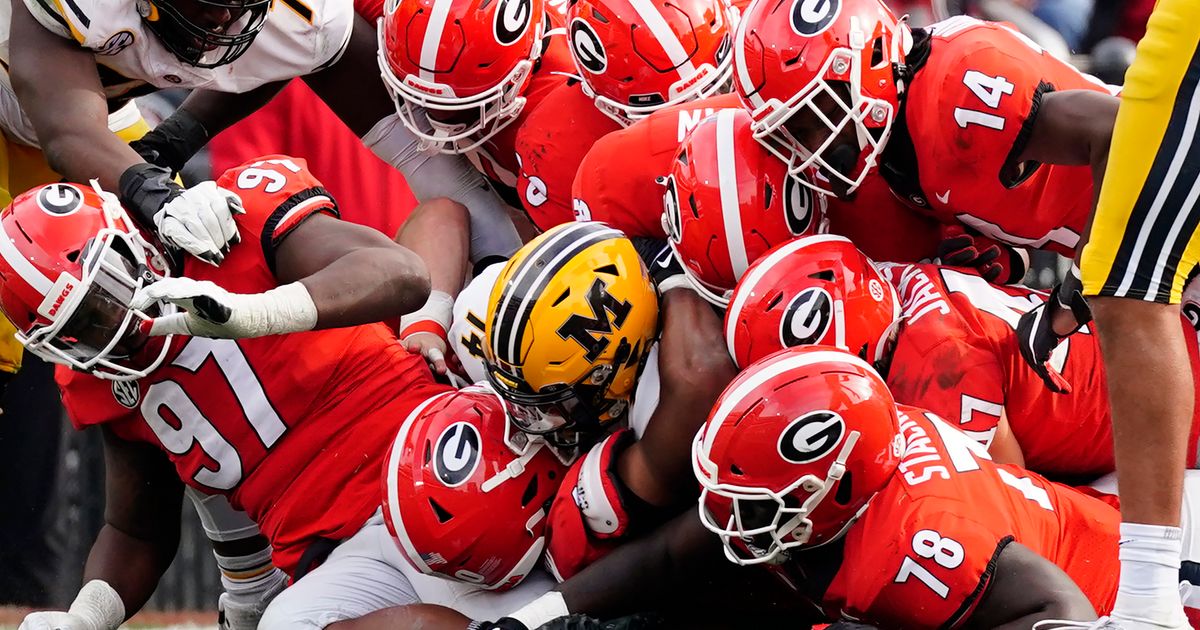 Georgia begins quest for 3rd straight championship as No. 1 in AP Top ...