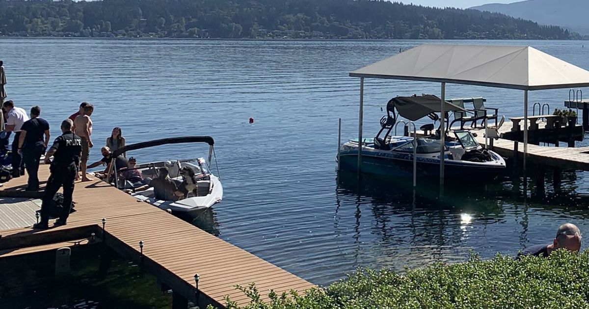 1 dead, 1 critically injured in floatplane crash in Lake Sammamish ...