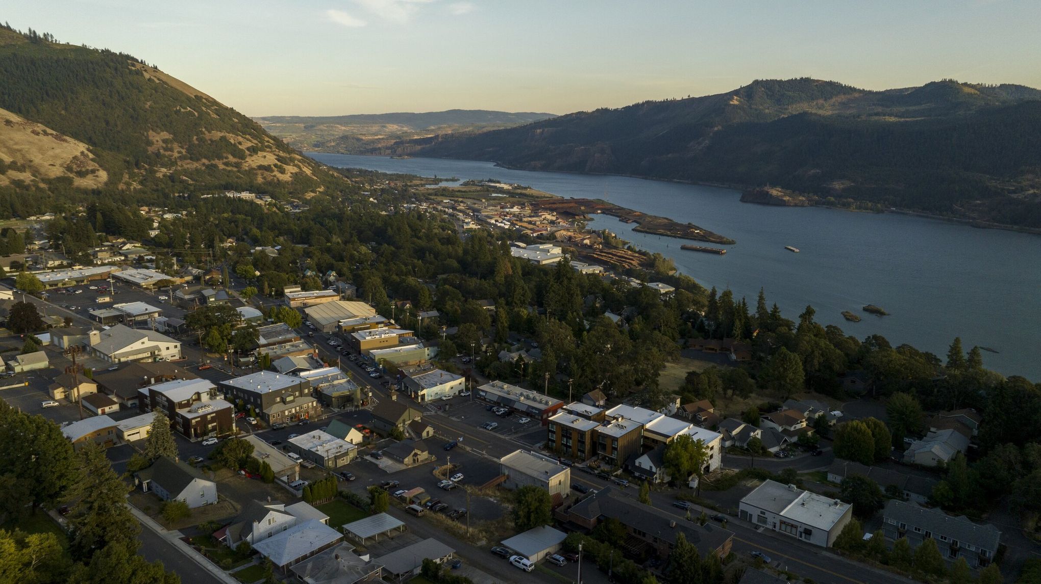 White Salmon, a Gorge vacation hot spot, can’t staff its restaurants ...