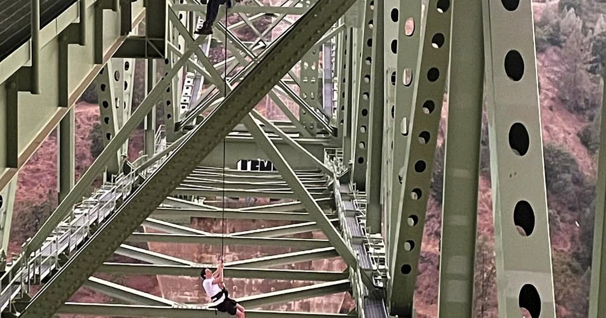 Teen rescued after stunt mishap leaves him dangling from California’s ...