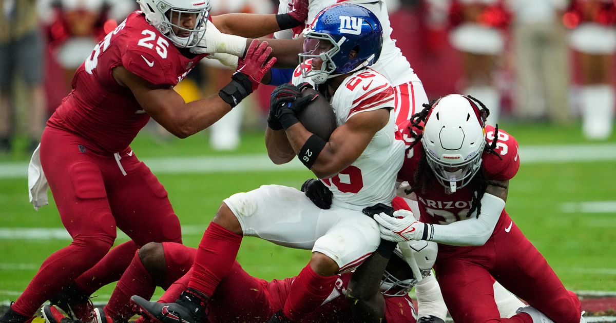 Giants running back Saquon Barkley has a sprained right ankle, AP ...