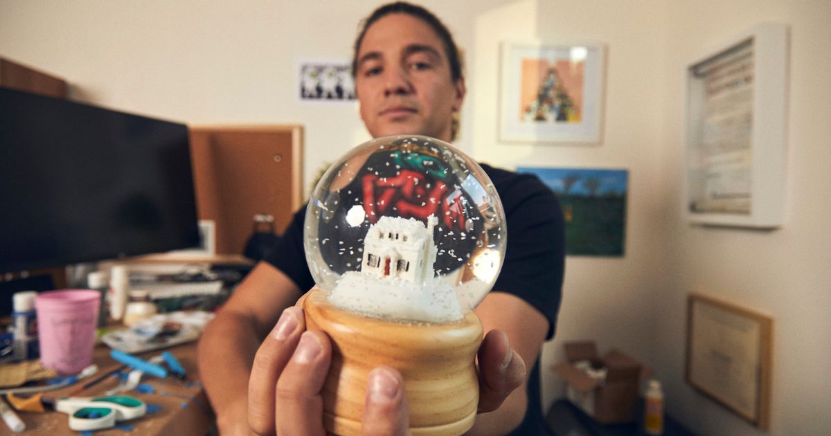 Side hustles take center stage in paying bills for Hollywood workers on ...
