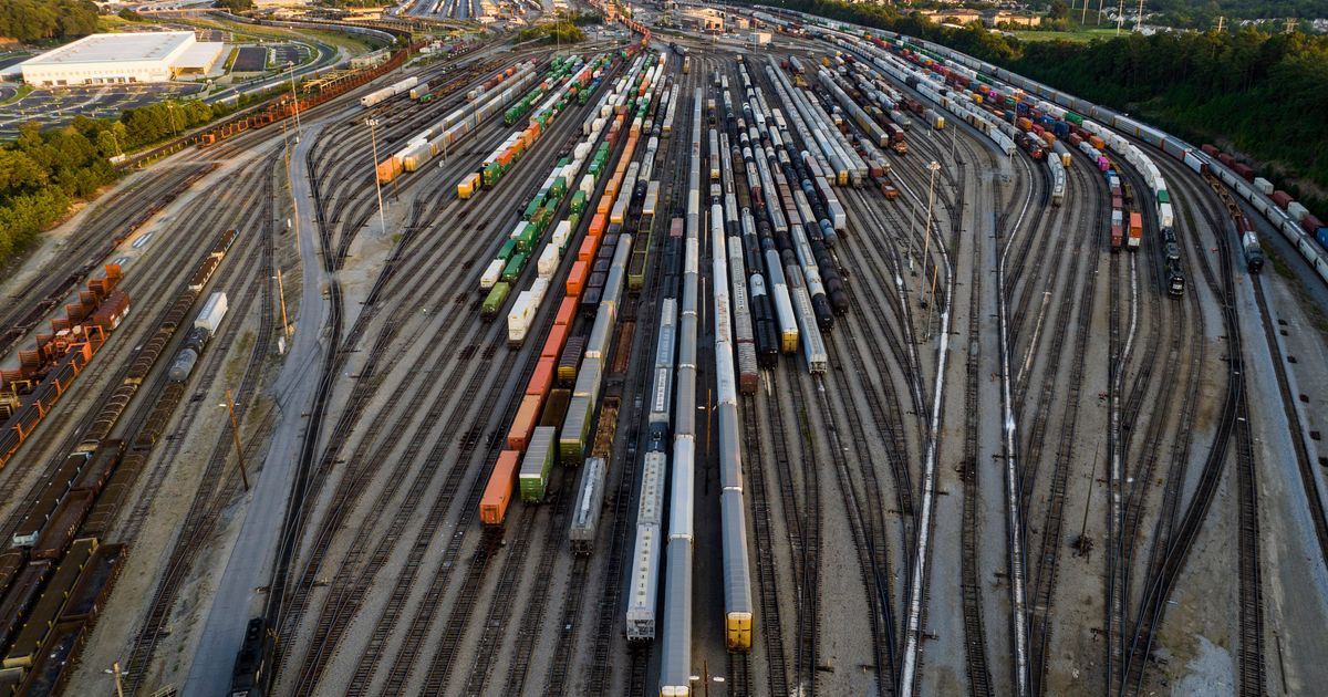 New federal rule may help boost competition for railroad shipments at ...