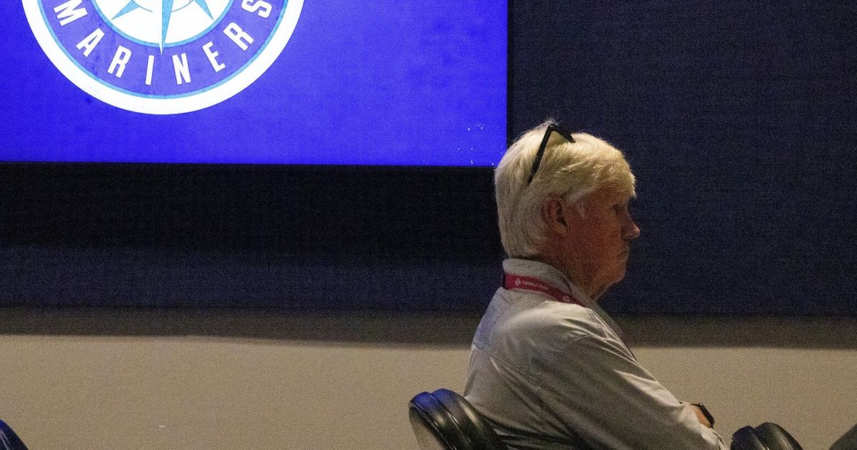 Jerry Dipoto draws ire of Mariners fans, but John Stanton deserves ...