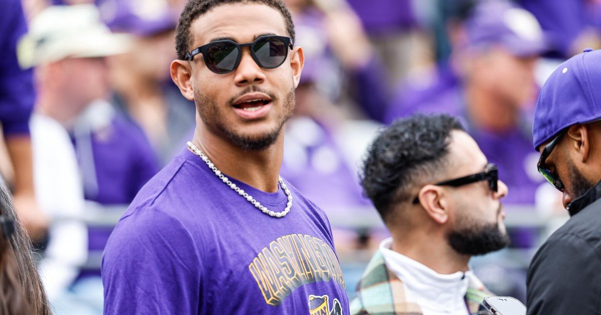 Notebook: Julio Rodriguez’s UW debut and another controversial Oregon ...