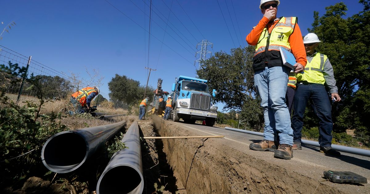 PG&E’s plan to bury power lines and prevent wildfires faces opposition ...