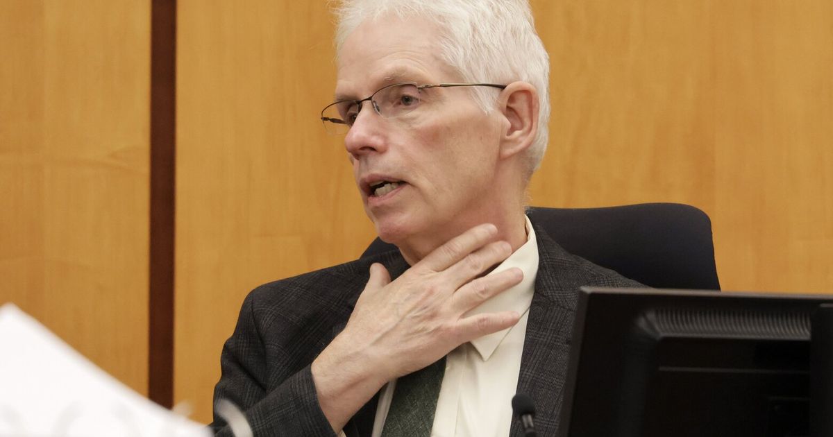 Ex Medical Examiner Says Hes Even More Certain Police Actions Killed