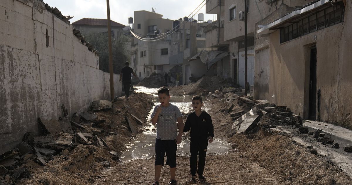 Live: Live updates | Israel rebuffs US push for humanitarian pause ...