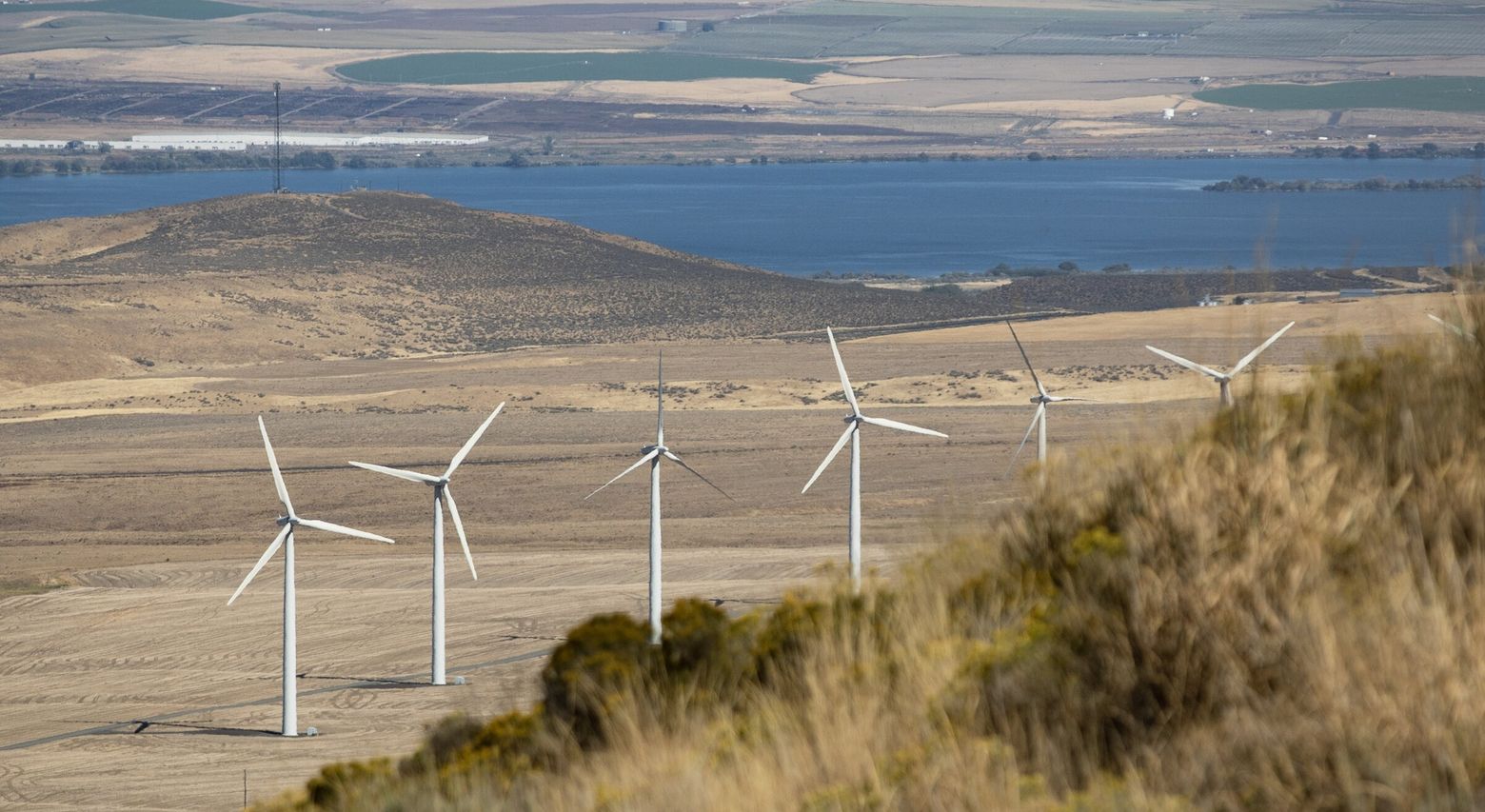 Proposal for WA’s largest wind-solar project shows challenges ahead ...