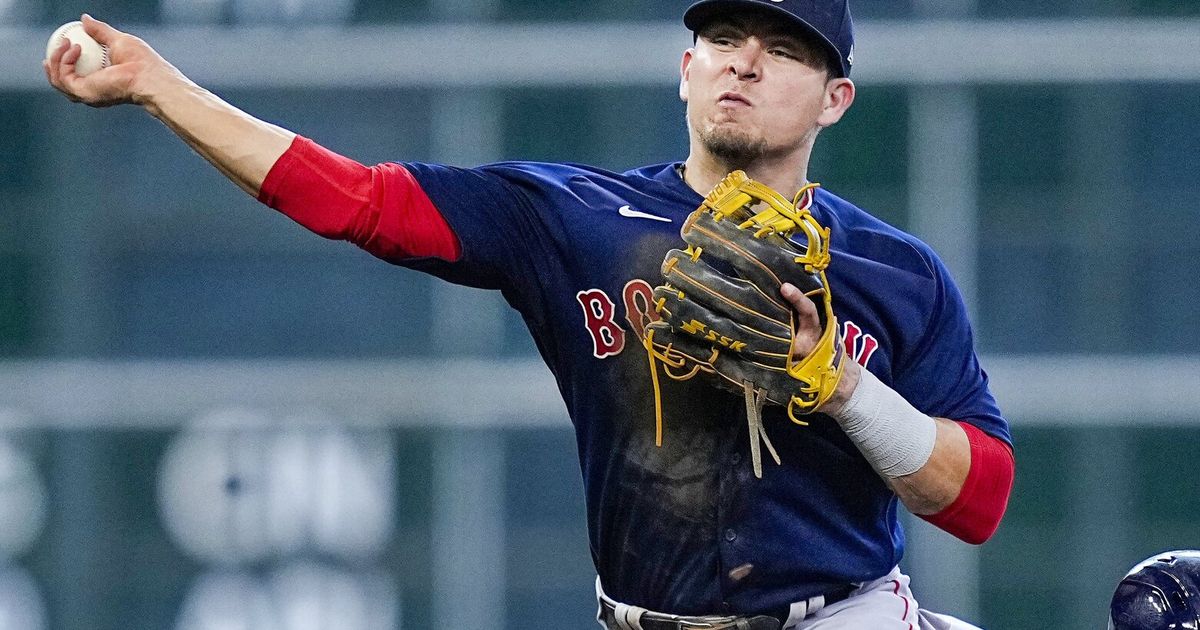 Mariners trade for infielder Luis Urias from Red Sox | The Seattle Times