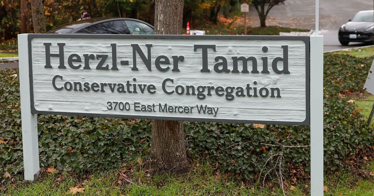 FBI investigates anti-Israel vandalism at Mercer Island synagogue | The ...