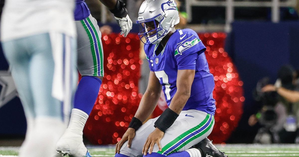 Seahawks surprise offensively but allow late Cowboys rally in third ...
