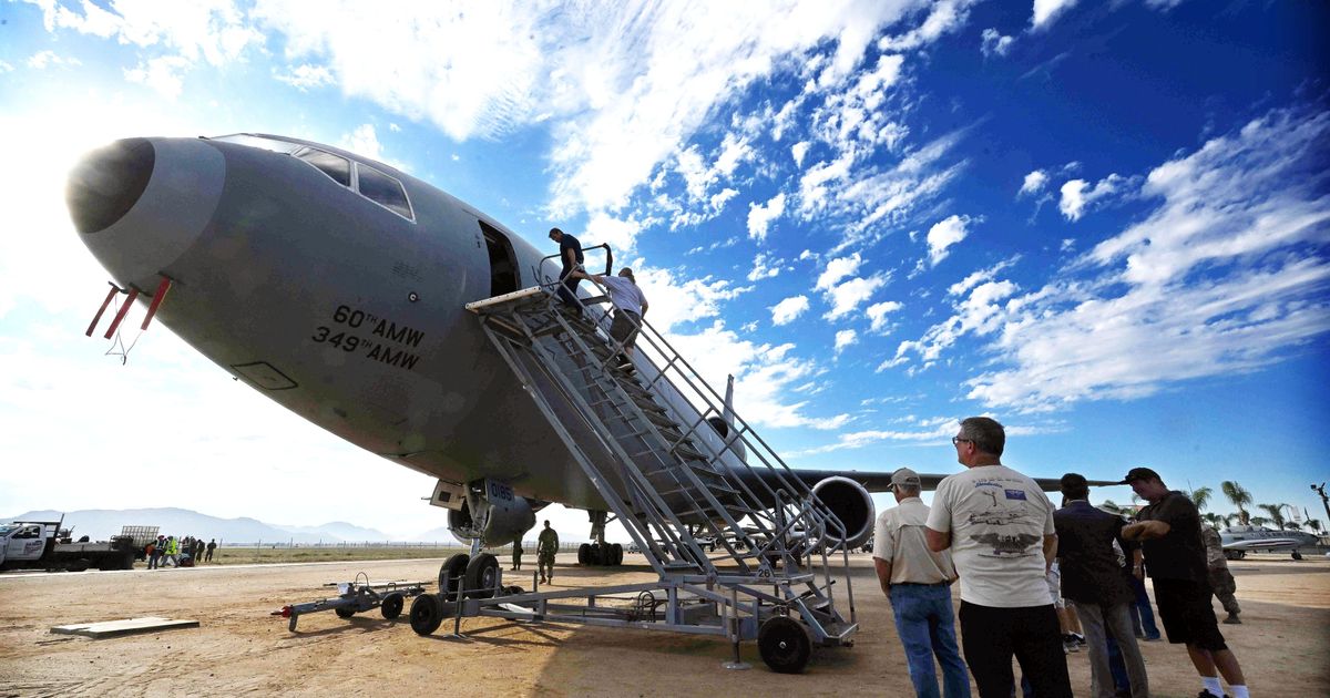 A pilot accused of threatening to shoot a commercial airline captain is ...