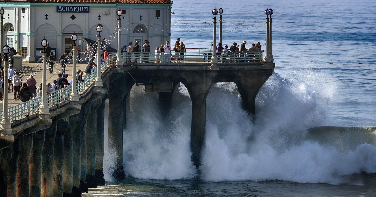 Huge surf pounds West Coast and Hawaii, flooding some low-lying areas ...