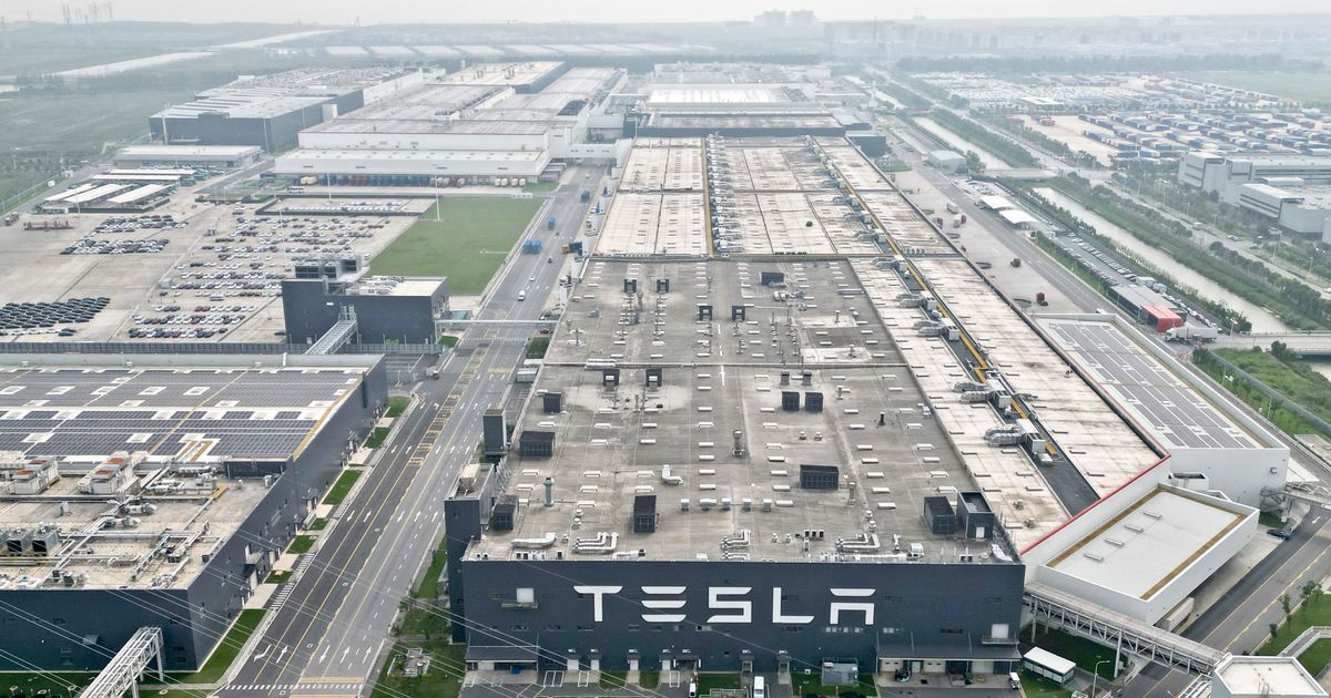 Tesla moves forward with a plan to build an energy-storage battery ...