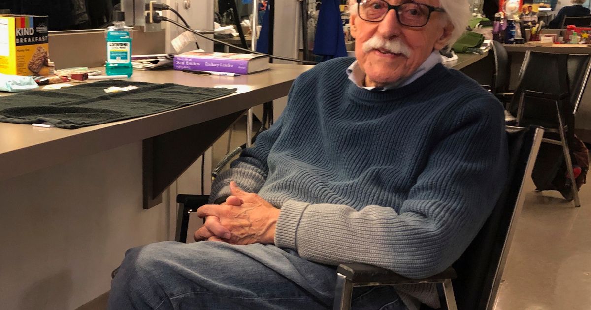 Mike Nussbaum, prolific Chicago stage actor with film roles including ...
