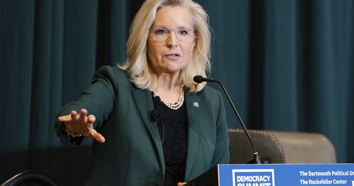 Liz Cheney urges New Hampshire primary voters to take a stand against ...