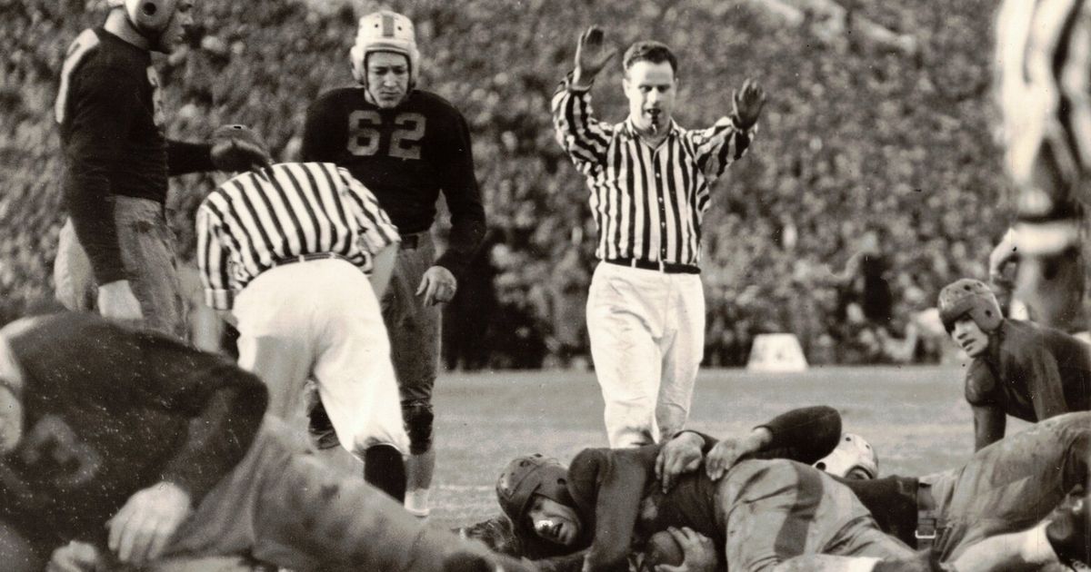 A referee with integrity, Bobby Morris earned Seattle’s first sports ...