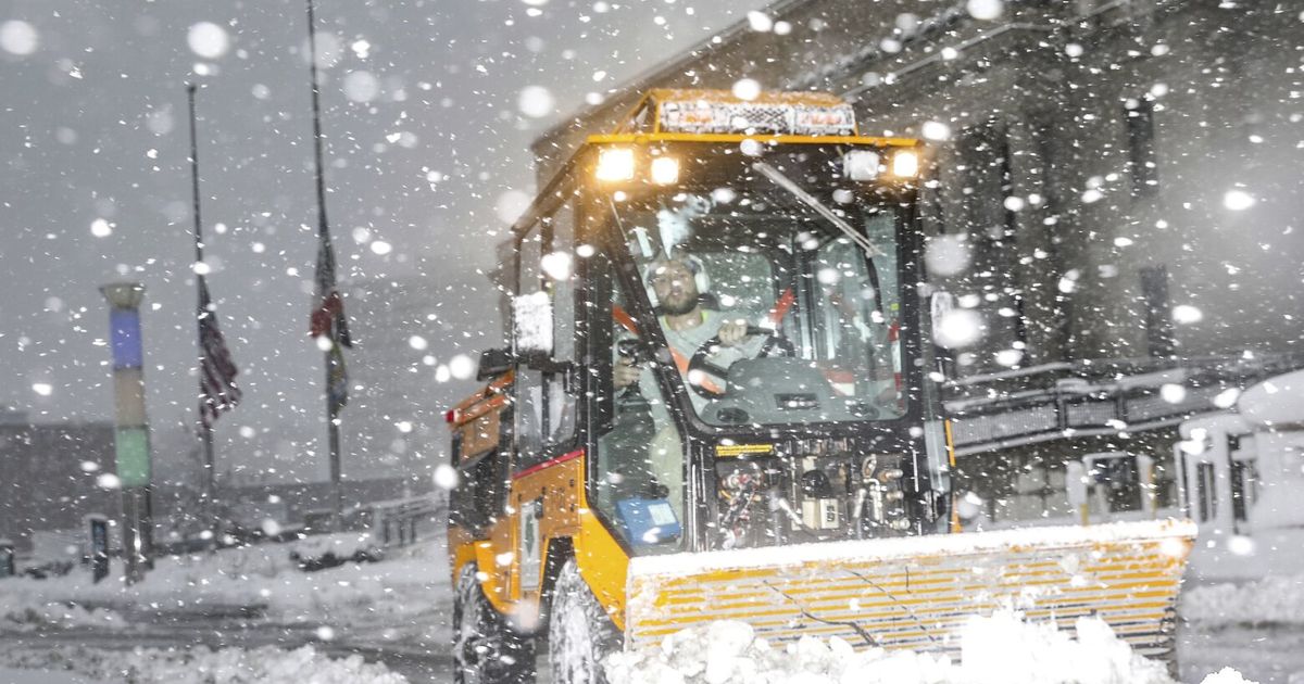 Snow in the West and flooding in the Northeast. And more foul weather ...