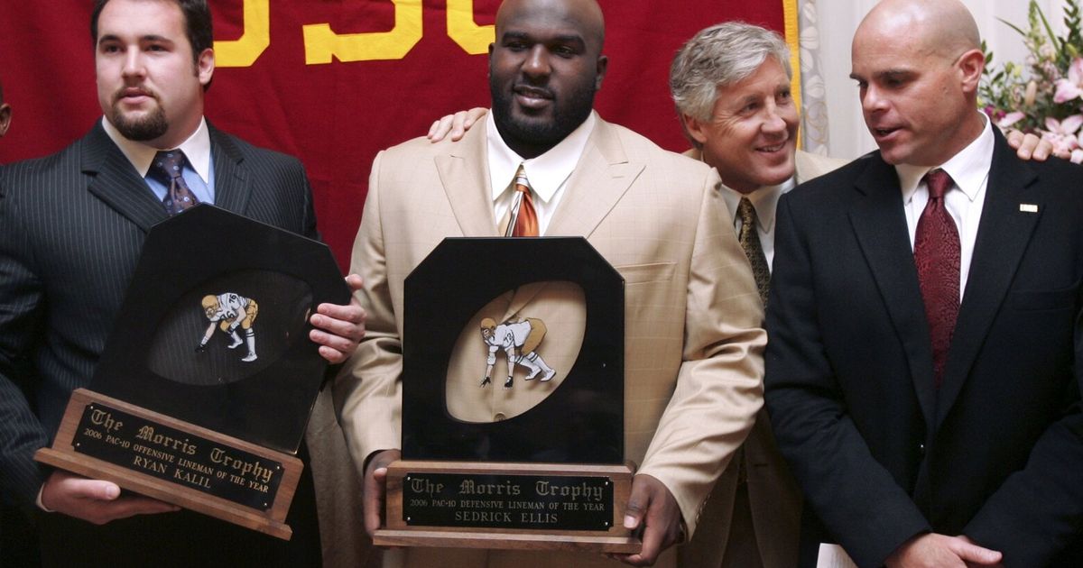 After 4 decades a Pac-12 only football award handed out for possibly ...