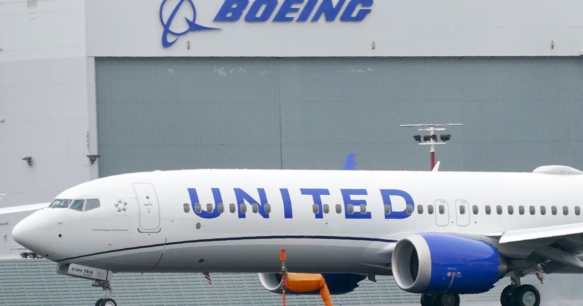 Boeing plans safety ‘stand down’ as United reconsiders 737 MAX orders ...