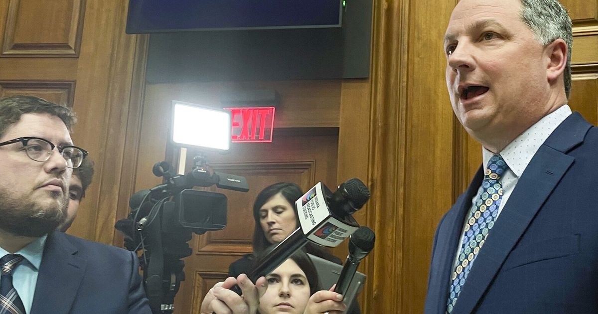 How the decline of local news affects coverage and communities | The ...