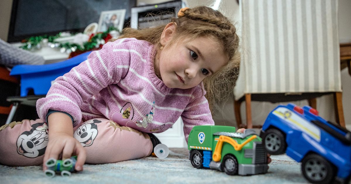 For People Fleeing War, U.S. Immigration Fight Has Real-Life ...