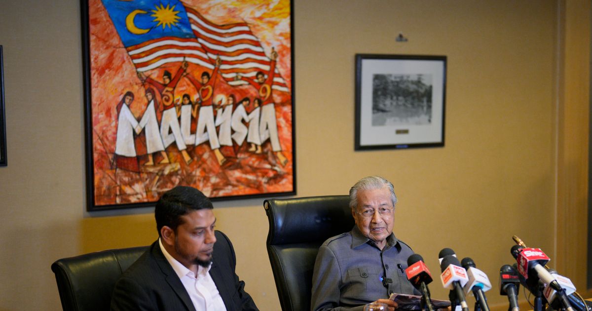 As His Son Faces A Graft Probe A Malaysian Ex Pm Says The Government