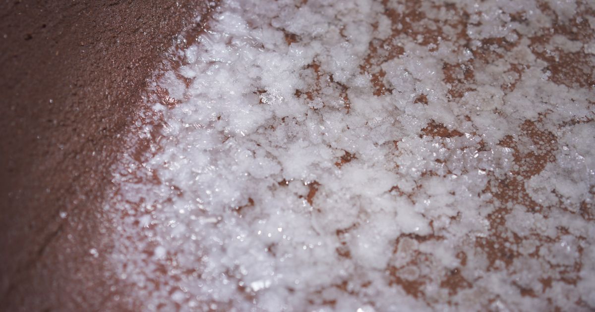 How Native familes make salt at one of Hawaii’s last remaining salt ...