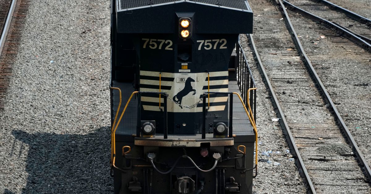 Norfolk Southern is 1st big freight railway to let workers use ...