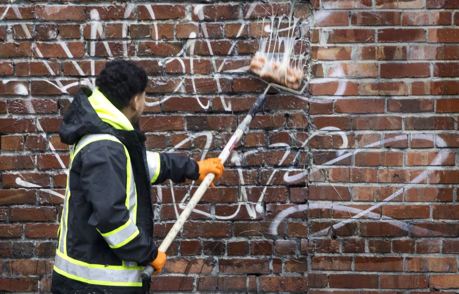Drones may soon help WA clean up graffiti along state highways | The ...