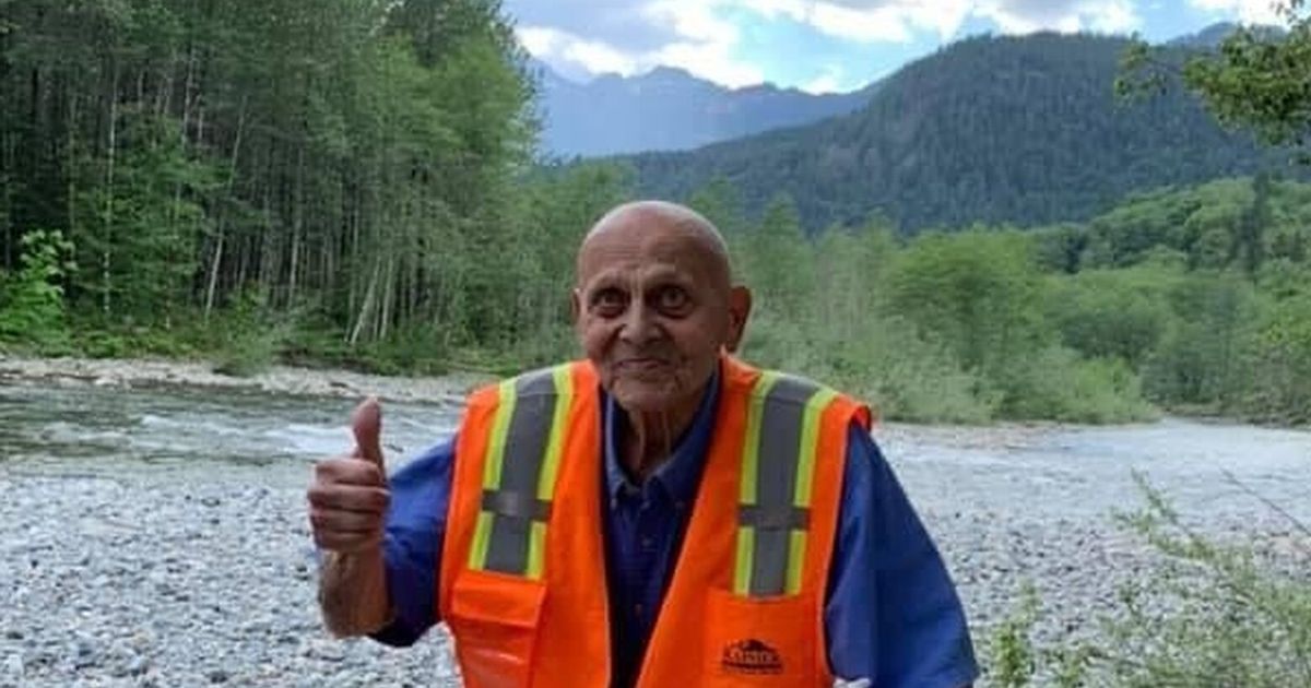 Burt Mann, North Bend centenarian known for his daily walks, dies | The ...