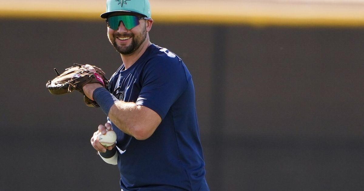 Mariners open spring training determined to not miss the playoffs again ...