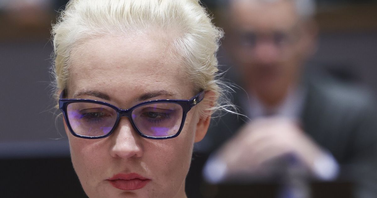 Navalny’s widow vows to continue his fight against the Kremlin and ...
