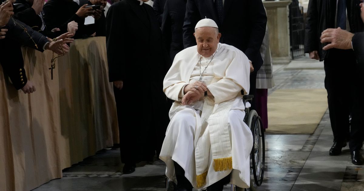 Pope Francis cancels a meeting with Rome deacons because of mild flu ...